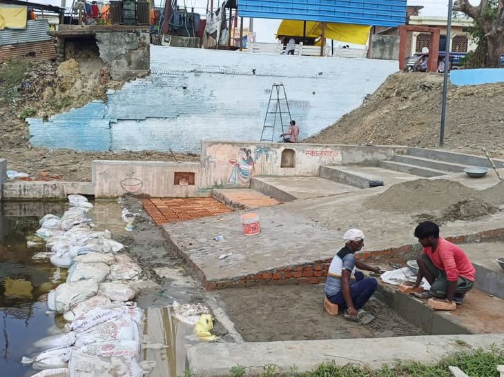 Yellow bricks used in ramp construction in Gosaiganj | गोसाईगंज में ...