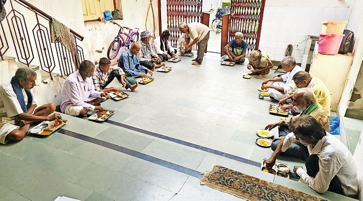For 25 years, poor and destitute people have been getting free food at ...