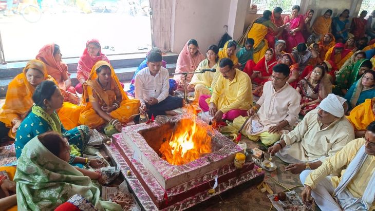 Havan was performed with chanting of mantras in the goddess temples ...