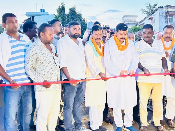 Gurua MLA inaugurated Chhath Ghat in Paraiyakhurd. | गुरुआ विधायक ने ...