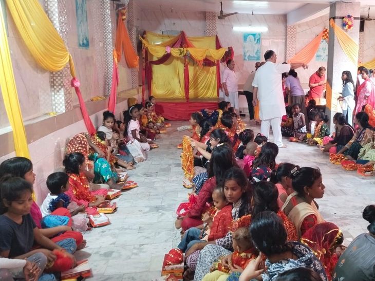 Crowds celebrate Ram Navami in Marhara block of Etah | एटा के मारहरा ...