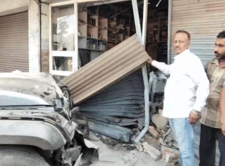 Thar entered a sanitary shop on Basti Bawa Khel Road, broke the shutter ...