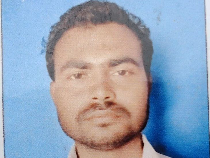 Tempo driver commits suicide in Dhobha of Kathela