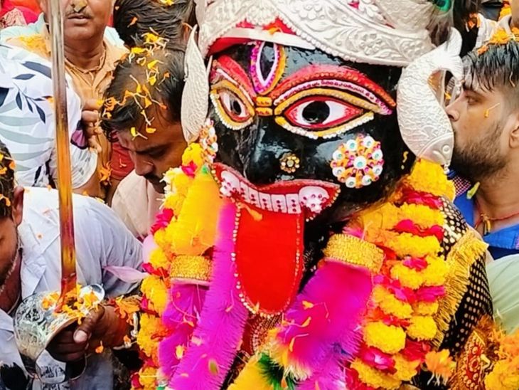 Goddess Kali's procession took place in Mathura's Raya.