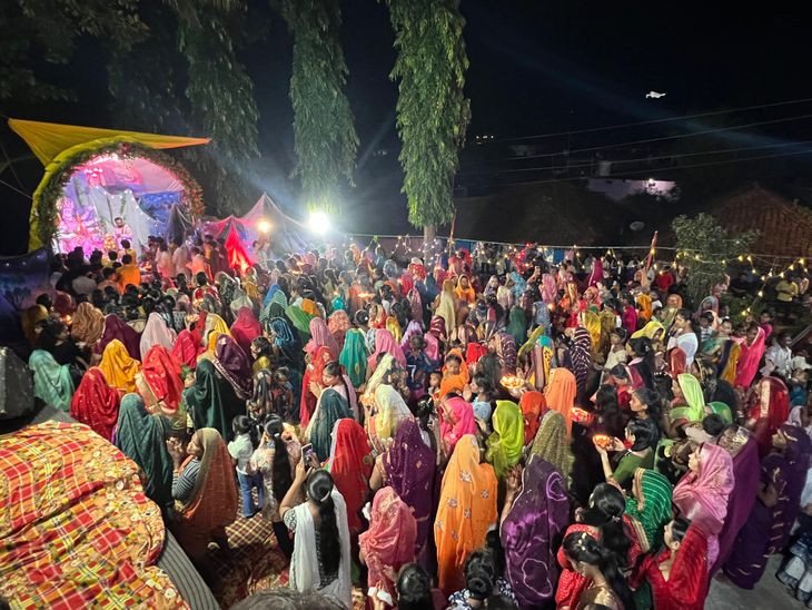 Maha Aarti concluded with 56 offerings in Muar | मुआर में 56 भोगों के ...