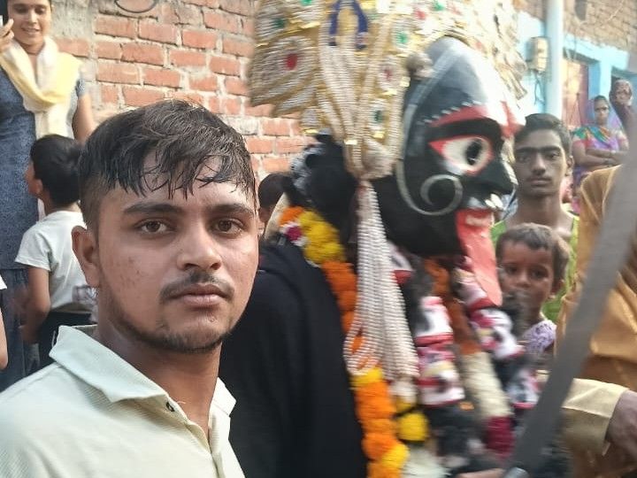 A grand procession of Mata Kali was taken out in Gabhana | गभाना में ...