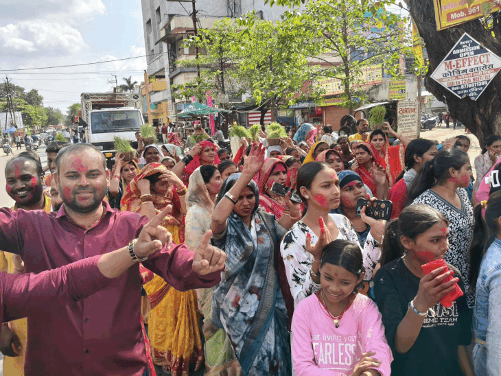 Sharadiya Navratri concludes in Harda, devotees immerse Durga | शारदीय ...