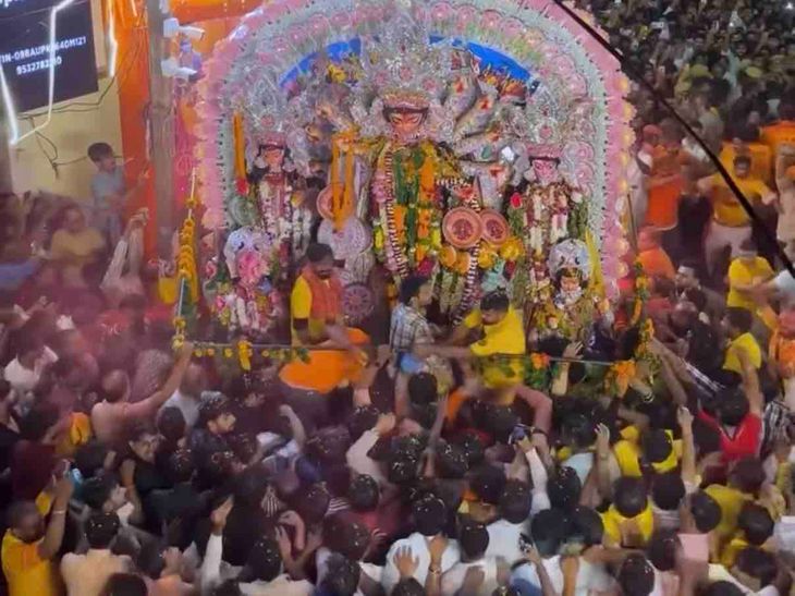 Lord Ram performed the aarti of Goddess Durga in Gorakhpur.