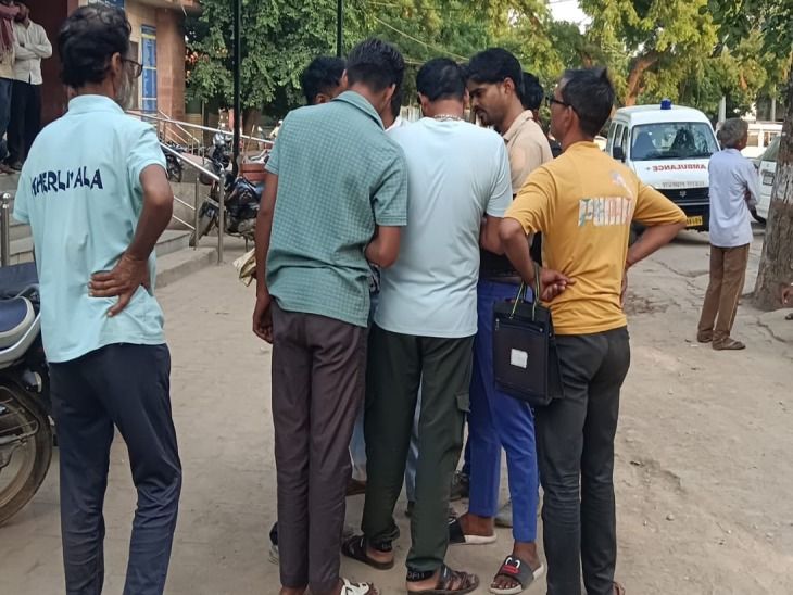 A young man was hit by a trolley in Khairthal and died.