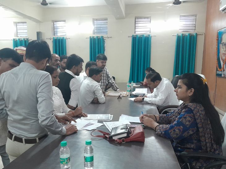 Solution Day organized in Haidergarh | हैदरगढ़ में समाधान दिवस का आयोजन ...