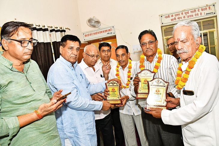 20 elderly people were honored on International Day of Older Persons ...