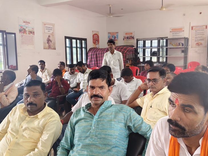 Meeting held in Zaidpur under the Self-reliant India Resolution ...