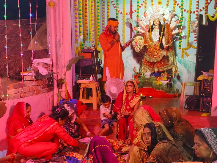 Today is the last day of Durga Puja pandal in Chaure Bazaar.