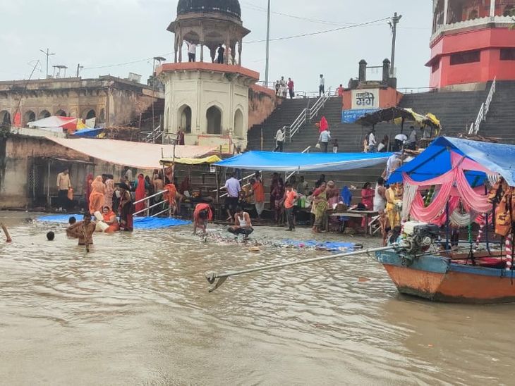 Bathing in the Ganges on Sharad Purnima in Dalmau
