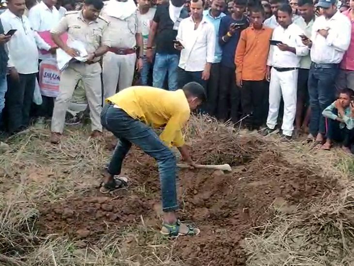 Unmarried daughter and her newborn murdered in Garhwa | गढ़वा में बेटी ...