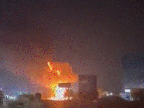 Fire breaks out in a truck loaded with LPG cylinders