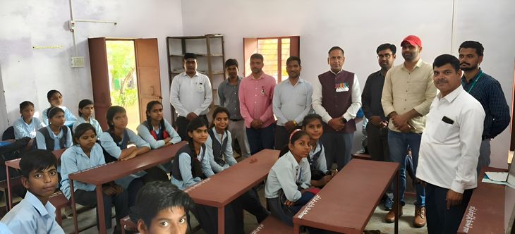 IDBI Bank donated furniture worth Rs 1.25 lakh to the school ...