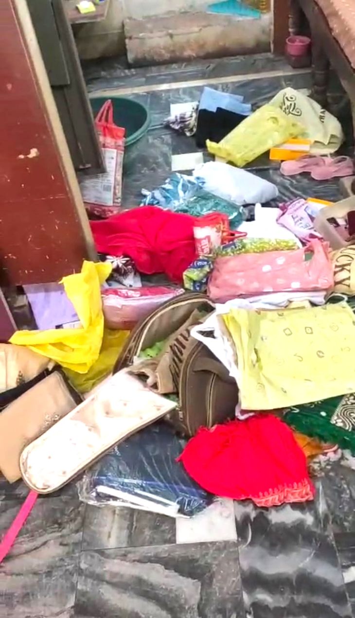 Unidentified thieves stole cash worth Rs 15 lakh, gold and silver ...