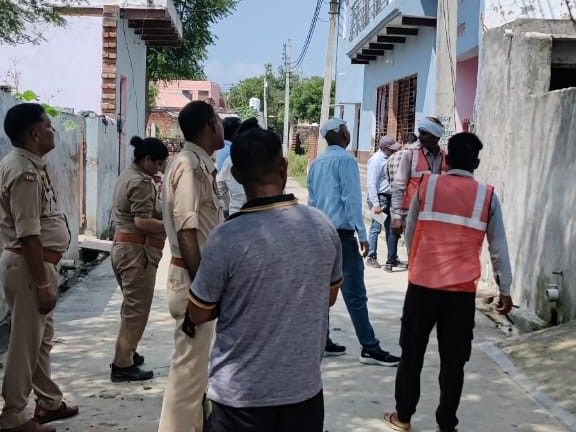 Six consumers were found stealing electricity in Kagraul, Agra ...