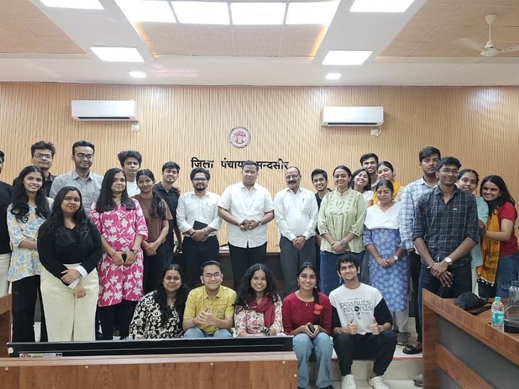 IIM Indore students visit villages in Mandsaur