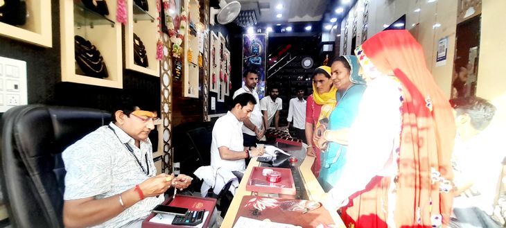 Diwali festive season begins at Tanishka Jewellers in Singhana ...