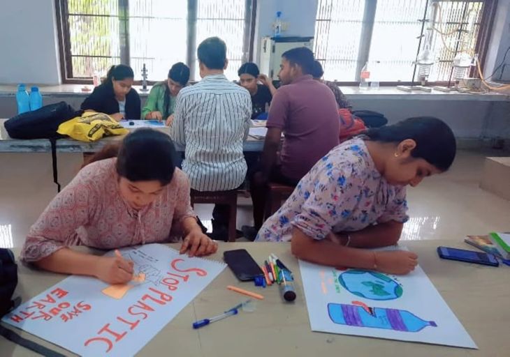 Sneha and Deepra stood first in poster making. | पोस्टर मेकिंग में ...