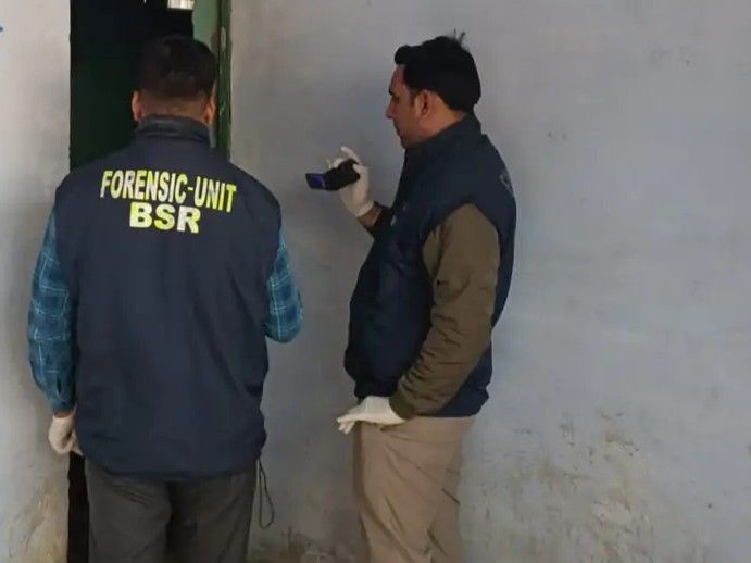 The body of a young man was found in Nagla Bhopatpur, Anupshahr ...