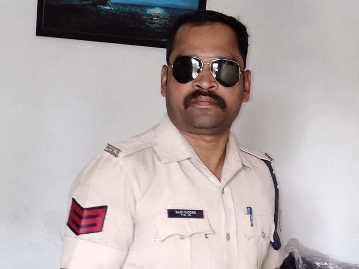 Pandre was in charge of the police station's storehouse for two years.