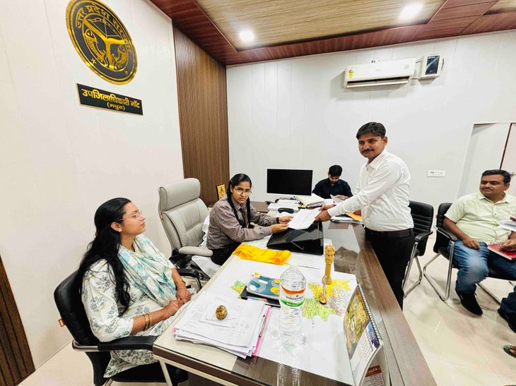 12th class student became SDM for a day