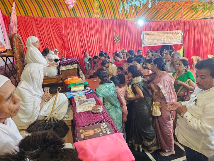 100 Indras worship Jinendra Dev, 34 Arhats of Lord are the motivators ...