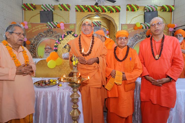 The words of saints should be as sweet as sugar candy: Swami Gyandev ...