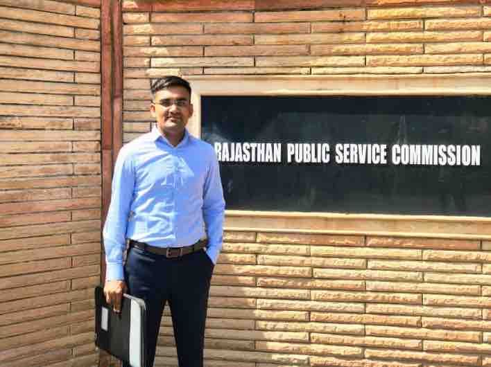 Kamal Burdak of Dudu secured 139th rank in RAS exam. | दूदू के कमल ...