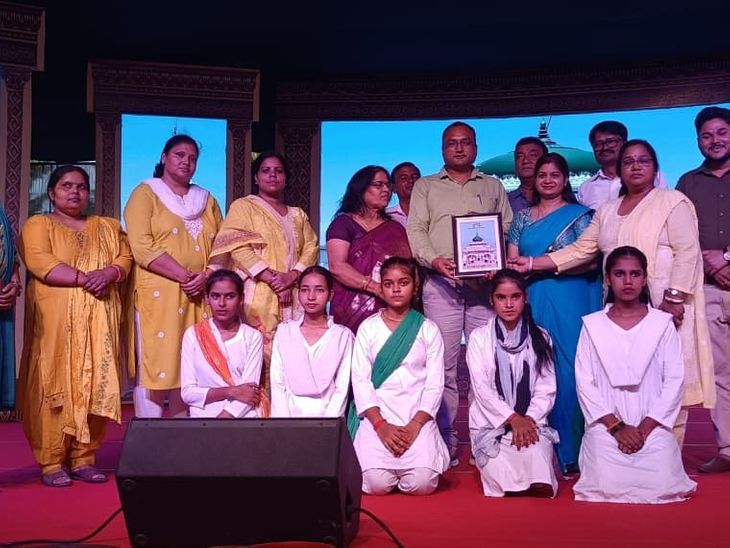 Children gave a wonderful performance on the last day of Deva Mela ...