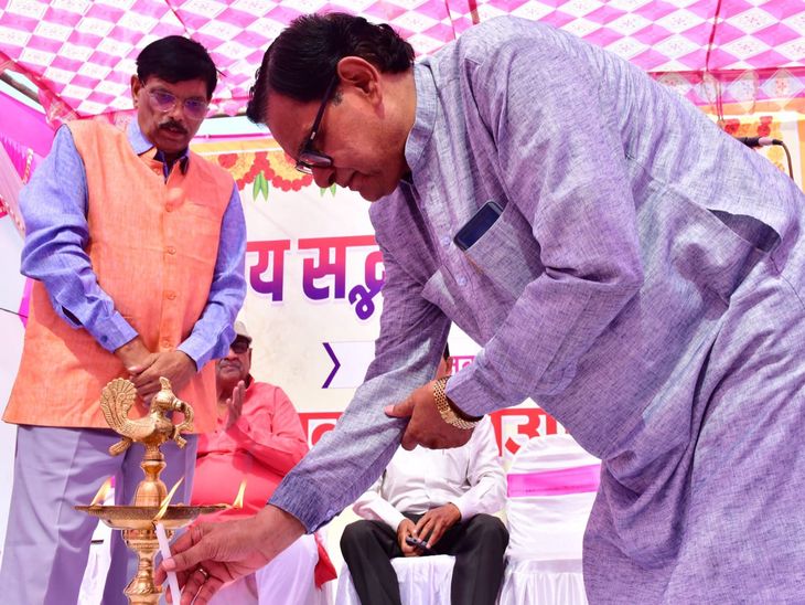 Pledge for national unity on the birthday of social worker