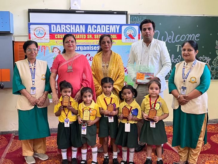 The students of Darshan Academy enthralled the audience with their ...