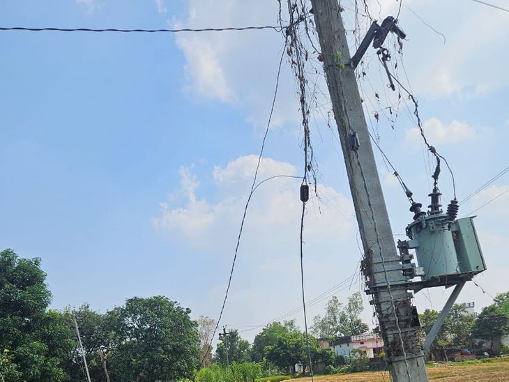 Power lines snapped in Belkunda, Rudrapur