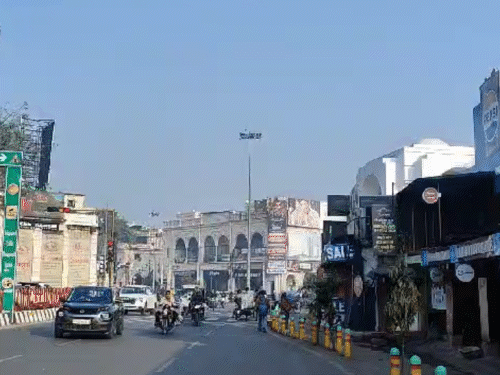 Lucknow's Lalbagh and Talkatora air quality is bad | लखनऊ में ऑरेंज जोन ...
