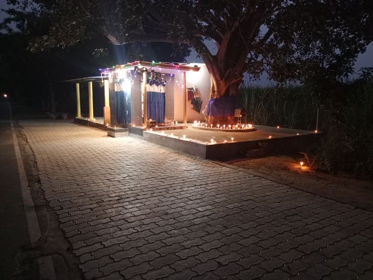 Diwali festival celebrated with great pomp in Gajraula Kala