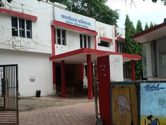 Principal in charge suspended for making payment against rules
