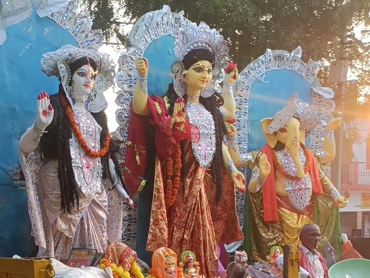Lakshmi-Ganesh idol immersed in Muhammadabad Sipah of Barao block