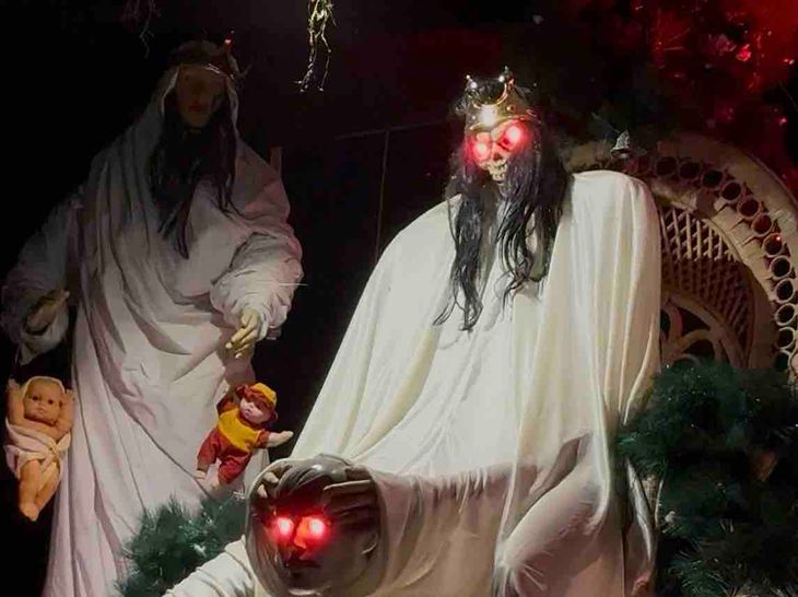 Goddess Lakshmi's pandal decorated with ghost theme in Gorakhpur Video ...