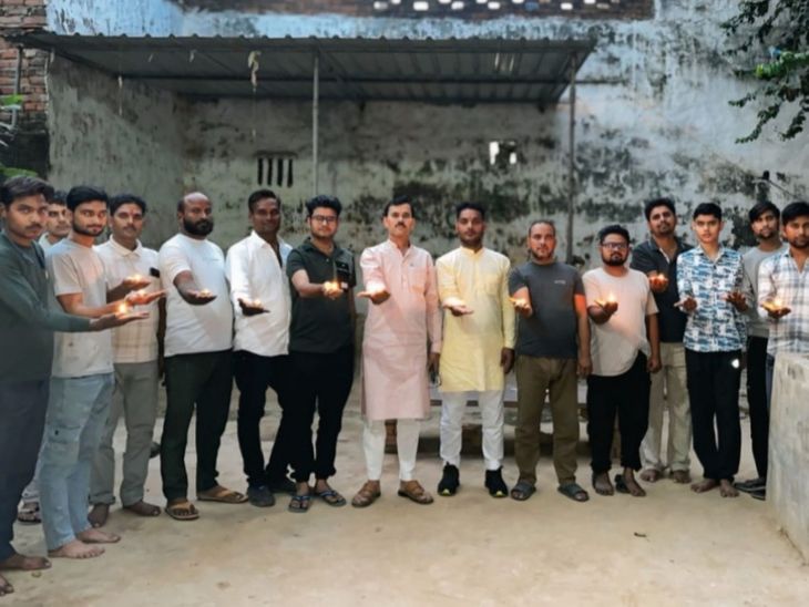 Young farmers took the pledge of Swadeshi on Diwali