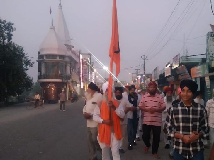 Morning procession took place in Rampur on the occasion of Prakash Parv.