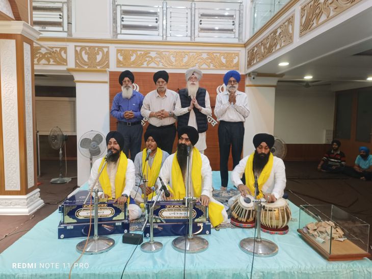 Guruta Gaddi Diwas celebrated with great devotion at Gurdwara Shri ...