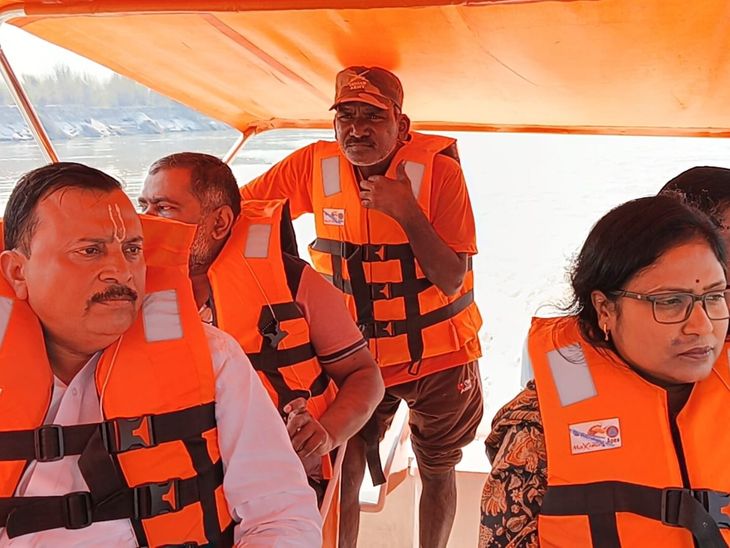 EO and Municipal Chairman inspected the Ganga Ghats in Anupshahr ...
