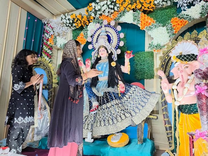 Late night immersion of Lakshmi idols in Muhammadabad Gohna ...