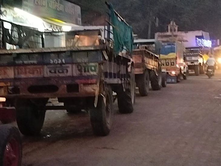 Hanuman Square in Chhipabarod, jam for hours at Aklera checkpoint ...