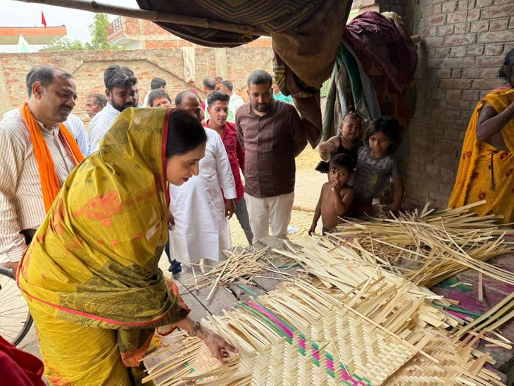 Former PM Chandrashekhar's daughter-in-law Sushma Shekhar Daura with ...