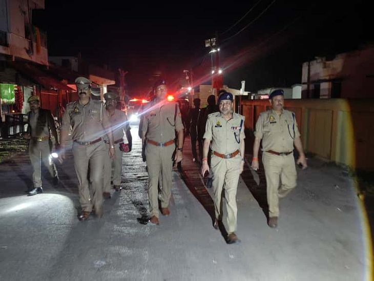 Unnao police took stock of security in view of Chhath Puja. | उन्नाव ...