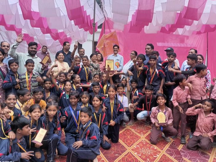 Lucknow - Primary school children demonstrated their strength in sports ...